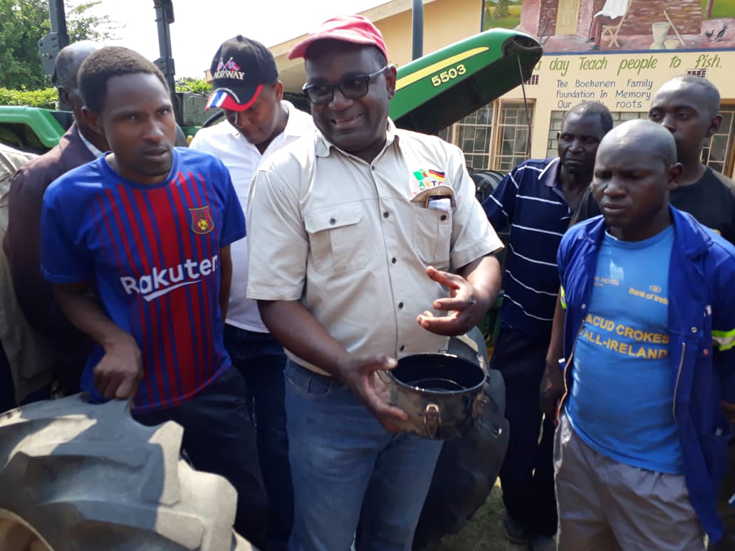 TRAINING OF TRACTOR OPERATORS AND OWNERS ON OPTIMUM MIN-TILL SERVICE ...